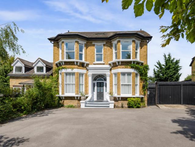 8 bedroom detached house for sale in Baston Road, Hayes, BR2