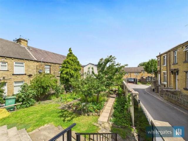 8 bedroom detached house for sale in Birch Lane, Bradford, West Yorkshire, BD5