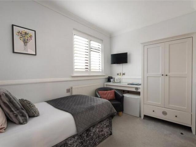 8 bedroom detached house for sale in Broad Oak Road, Canterbury, Kent, CT2