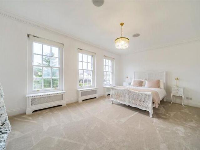 8 bedroom detached house for sale in Holbrook Lane, Chislehurst, BR7
