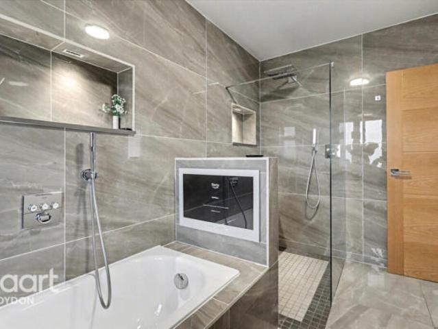 8 bedroom detached house for sale in Old Lodge Lane, Purley, CR8