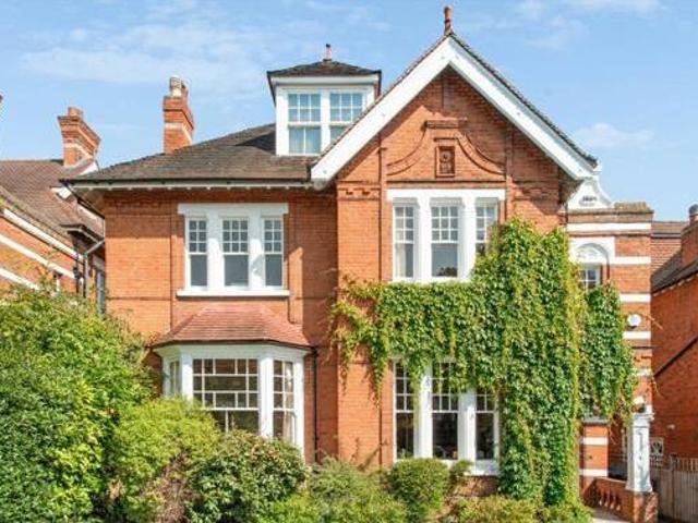 8 Bedroom Detached House For Sale In London