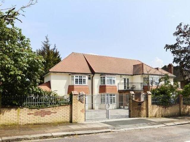 8 Bedroom Detached House For Sale In London