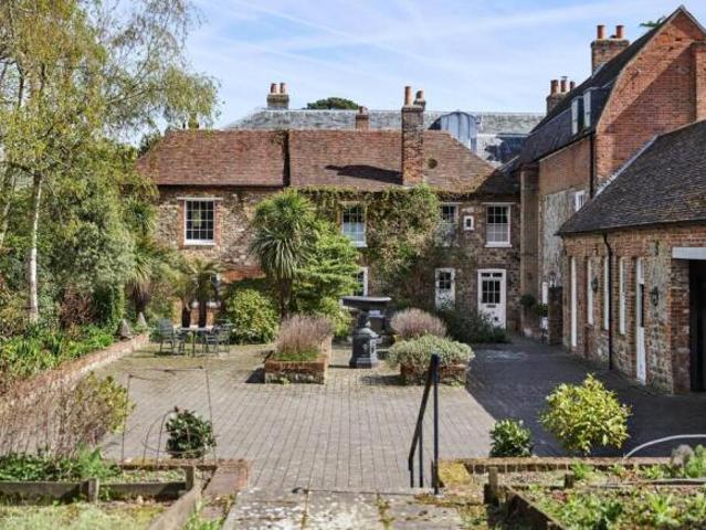 8 bedroom detached house for sale in Saltwood, Kent, CT21