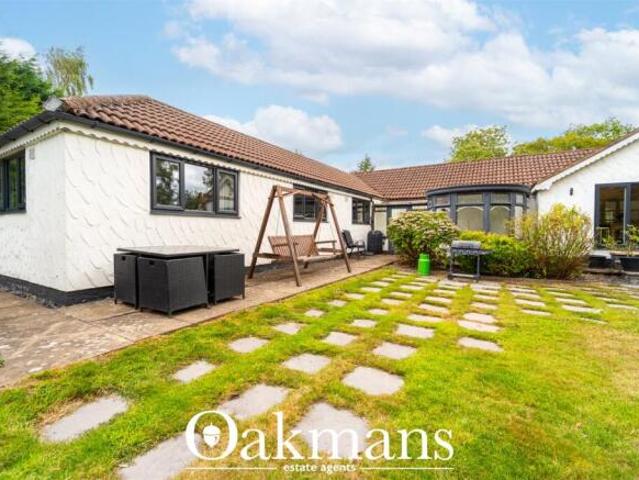 8 bedroom detached house for sale in Redditch Road, Kings Norton, Birmingham, West Midlands, B38