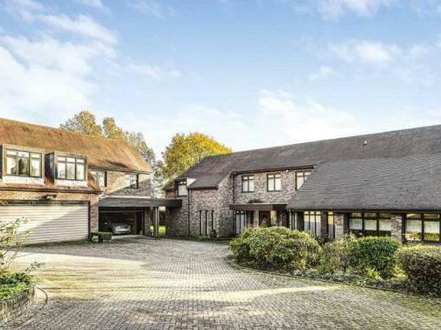 8 bedroom detached house for sale in Totteridge Common London N20