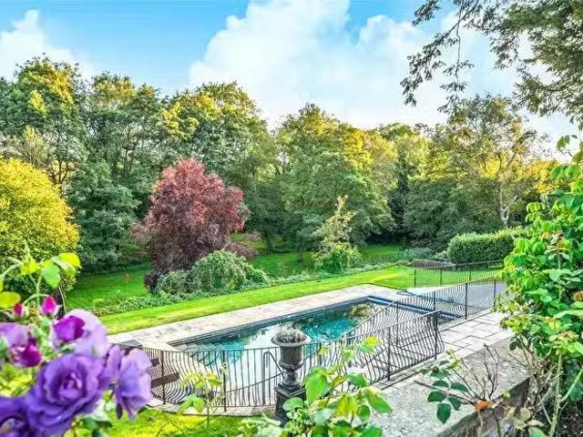 8 Bedroom Detached House For Sale In Vicarage Hill, Westerham.