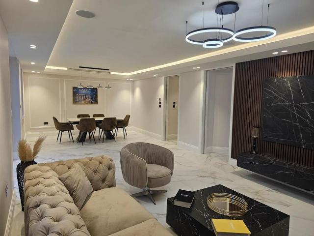 8 bedroom detached house to rent