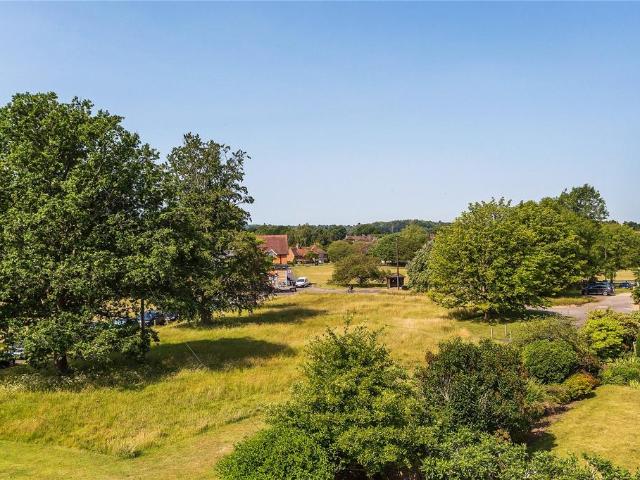 8 bedroom detached house to rent