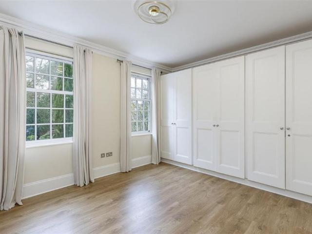 8 bedroom detached house to rent