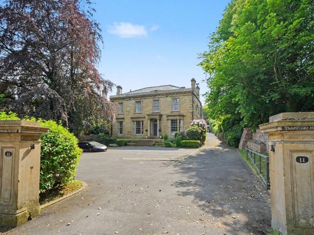 8 bedroom detached villa house for sale