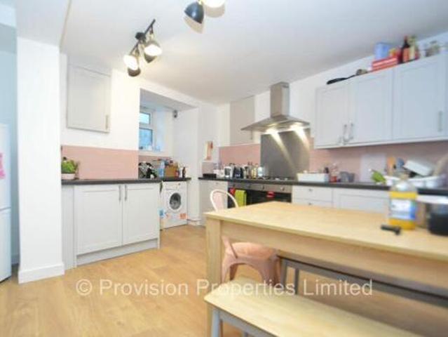 8 Bedroom End Of Terrace House For Rent In Hyde Park, Leeds