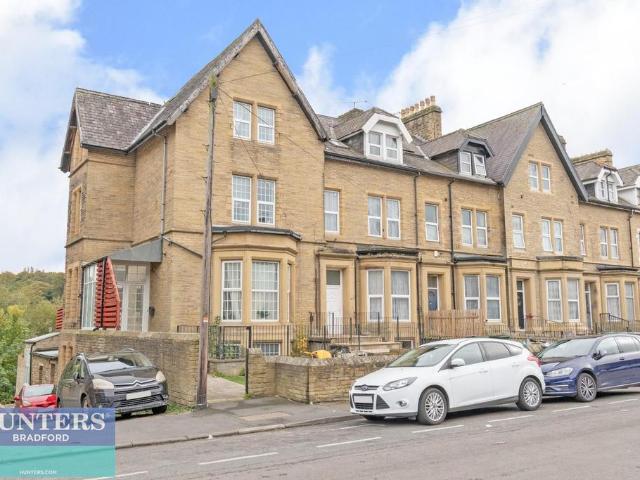 8 bedroom end of terrace house for sale