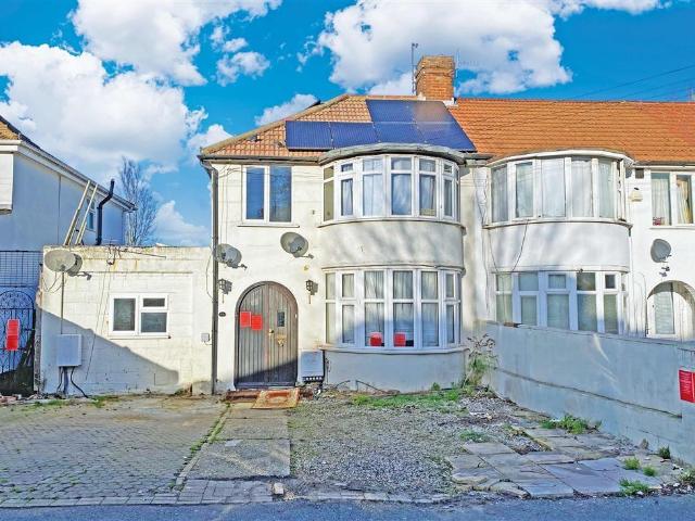 8 bedroom end of terrace house for sale