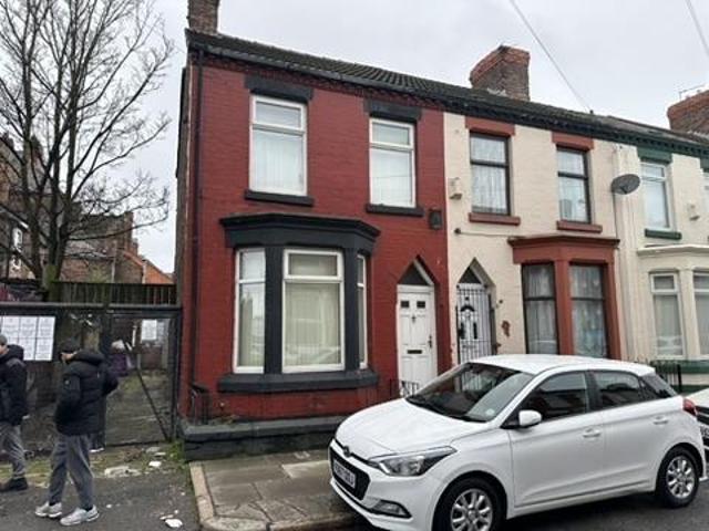 8 bedroom end of terrace house for sale