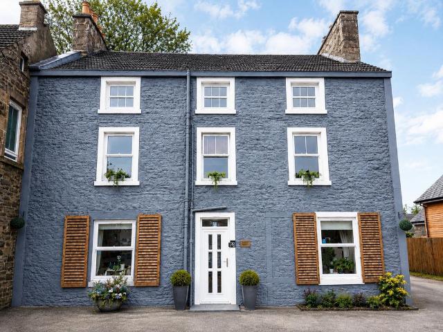 8 bedroom end of terrace house for sale