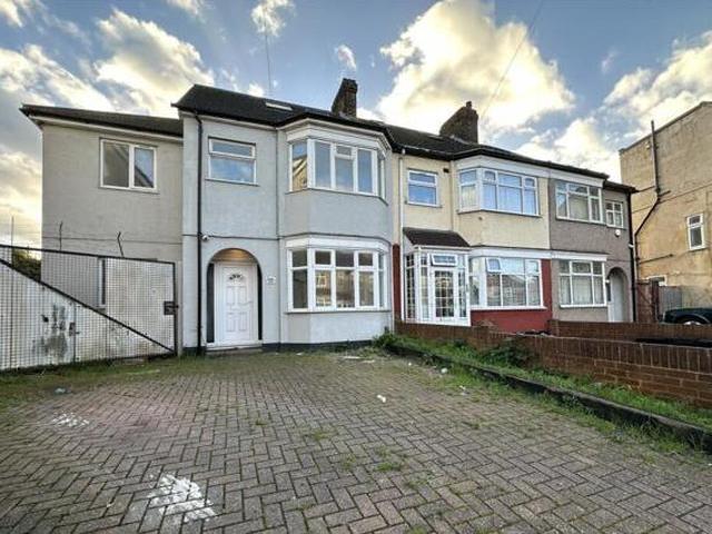 8 Bedroom End Of Terrace House For Sale In Barking, Essex