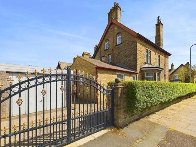 8 Bedroom End Of Terrace House For Sale In Bradford, West Yorkshire