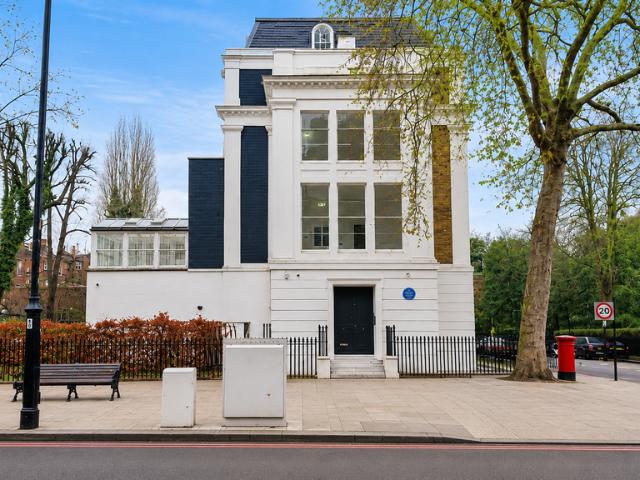 8 bedroom end of terrace house to rent
