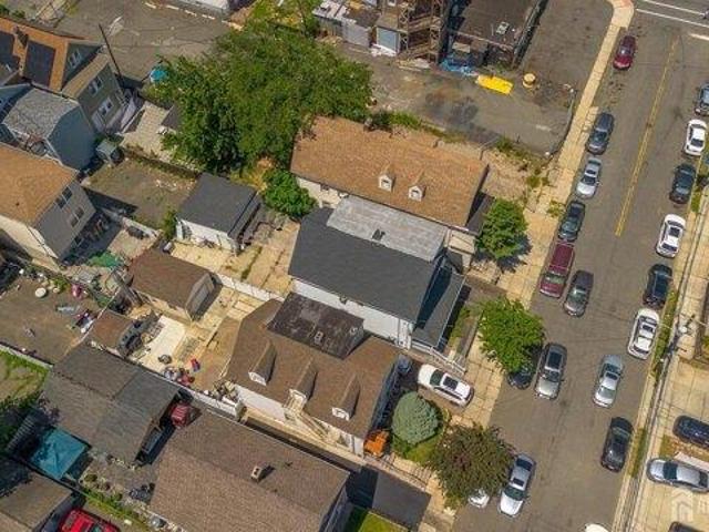 8 bedroom, Elizabeth NJ 07201 104409707