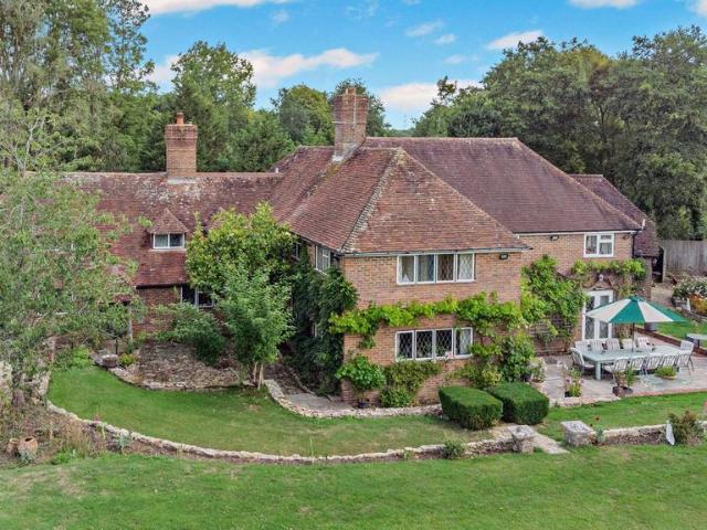 8 bedroom equestrian facility for sale