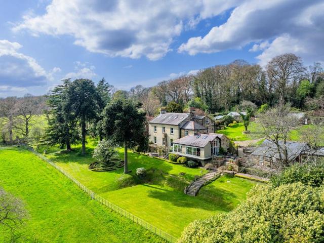 8 bedroom equestrian facility for sale
