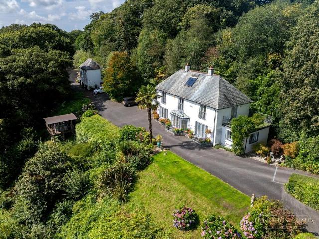 8 bedroom equestrian facility for sale