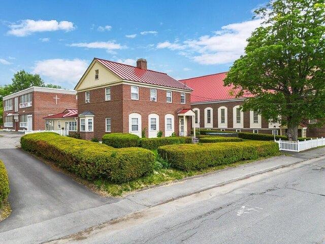 8 bedroom, Fairfield ME 04901 103188260