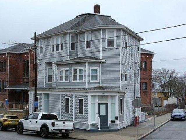 8 bedroom, Fall River MA 02723 101799777