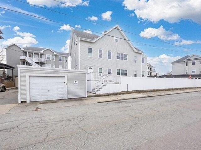 8 bedroom, Fall River MA 02723 102345040