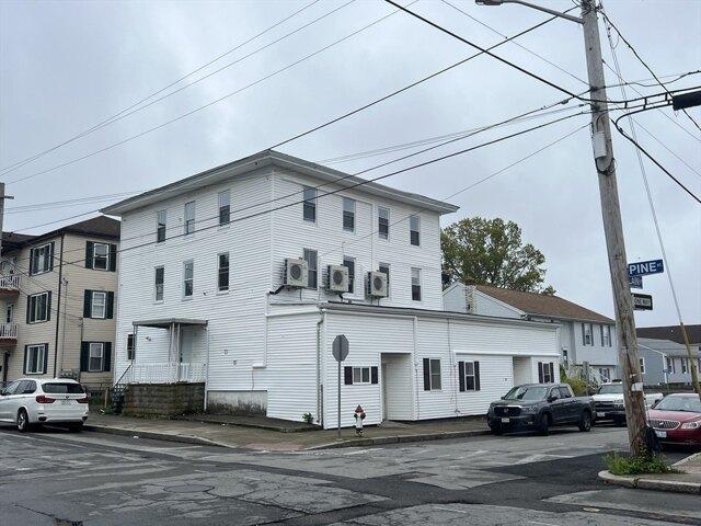 8 bedroom, Fall River MA 02723 103849948