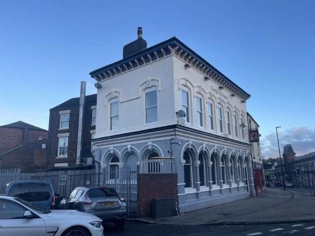 8 Bedroom Flat