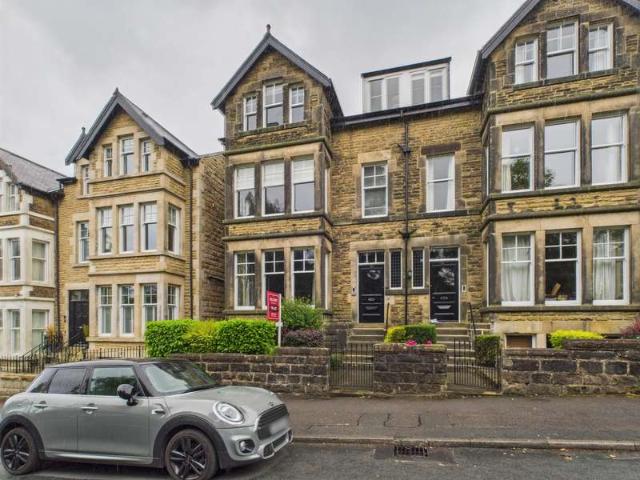 8 Bedroom Flat
