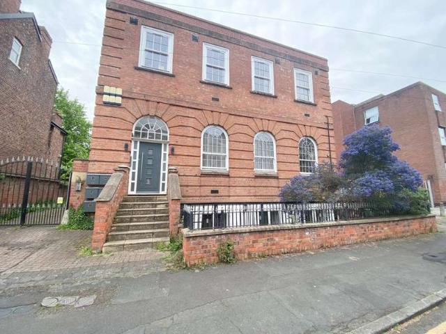 8 Bedroom Flat