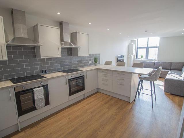 8 bedroom flat to rent