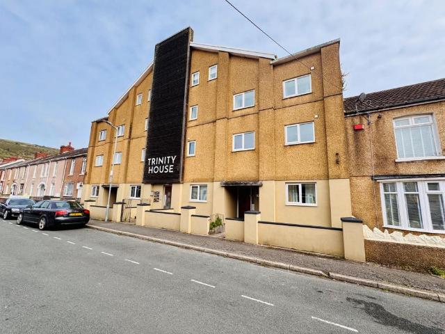 8 bedroom flat for sale