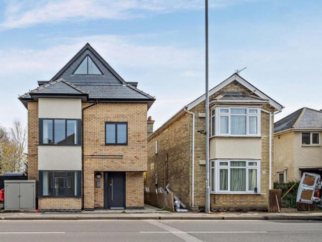 8 bedroom flat for sale in Elizabeth Way, Cambridge, Cambridgeshire, CB4