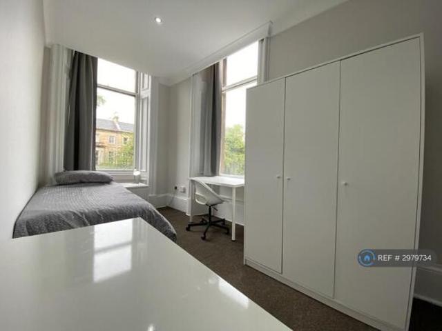 8 bedroom flat for rent in Cecil St, Glasgow, G12