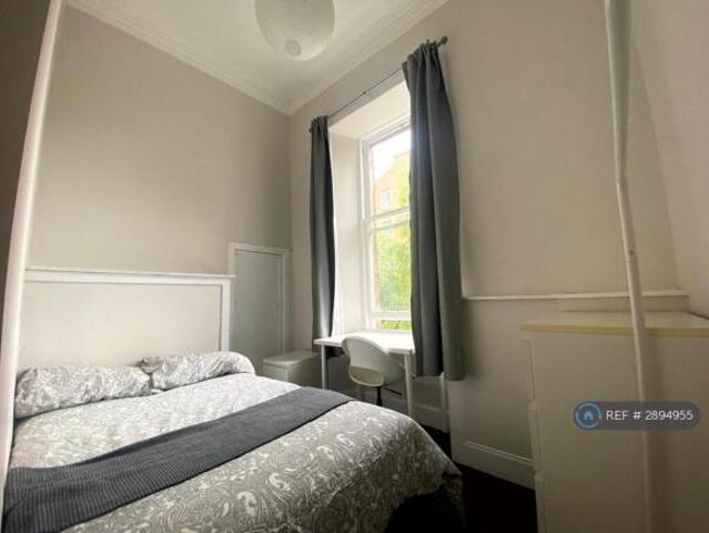 8 bedroom flat for rent in Cecil Street, Glasgow, G12