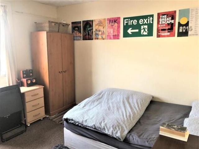 8 bedroom flat for rent in Kings Road, BN1