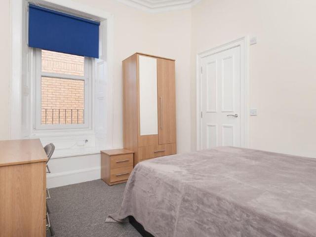 8 bedroom flat share to rent
