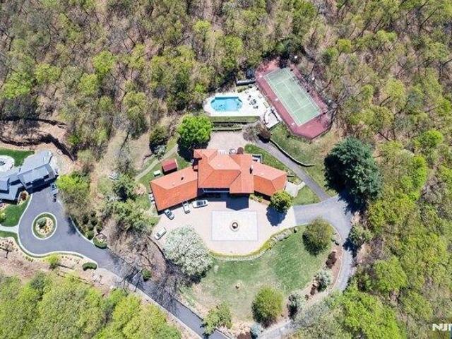 8 bedroom, Franklin Lakes NJ 07417 LS101656948