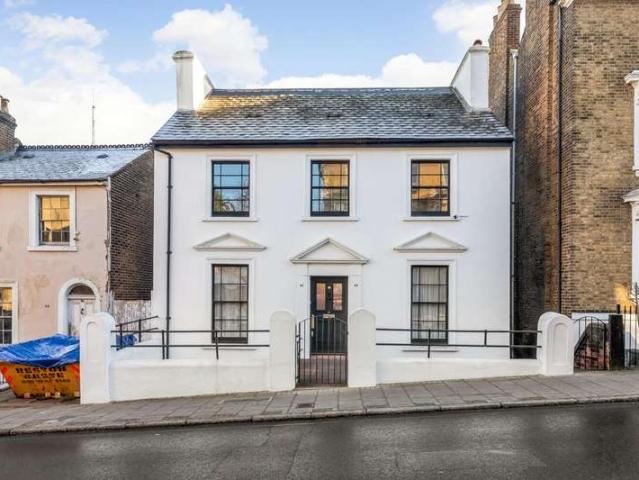 8 Bedroom House