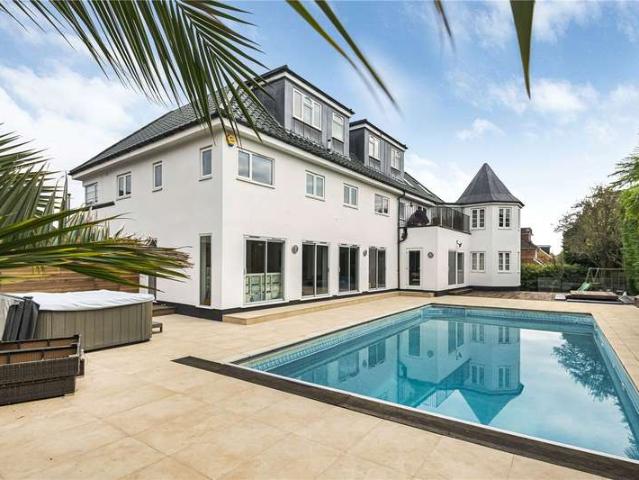 8 Bedroom House