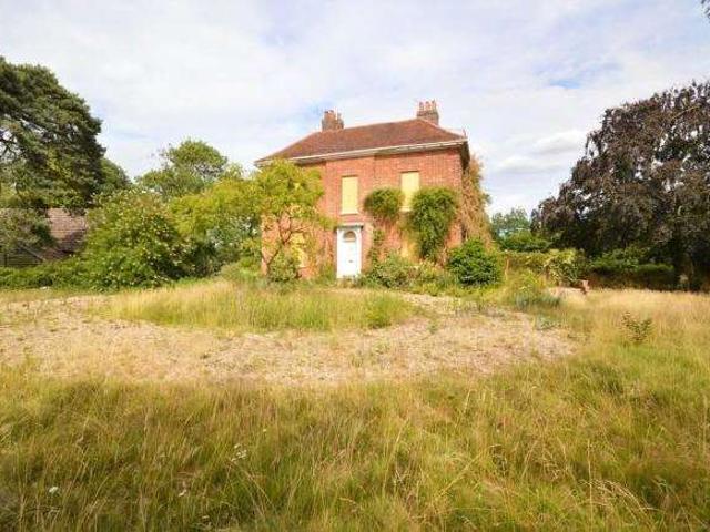 8 Bedroom House