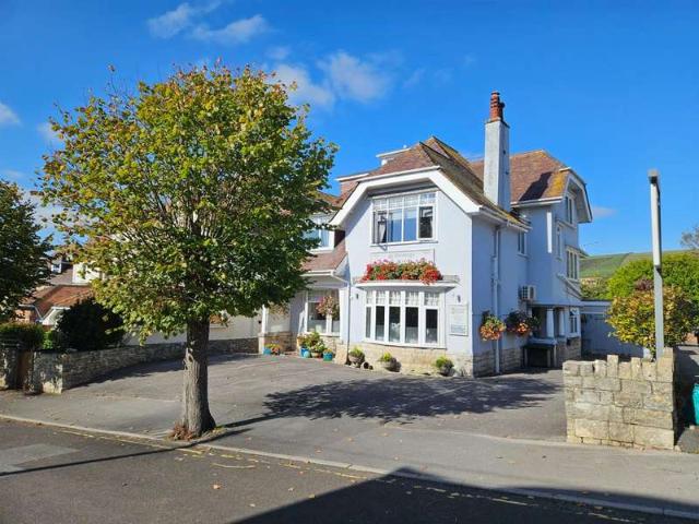 10 Bedroom House