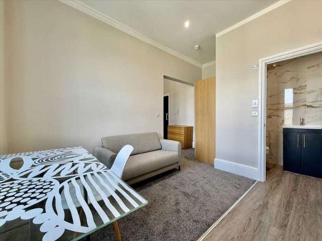 1 Bedroom House Share
