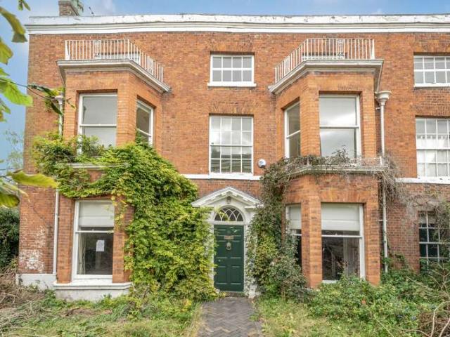 8 Bedroom House