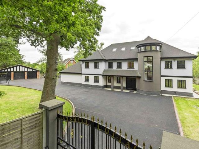8 Bedroom House