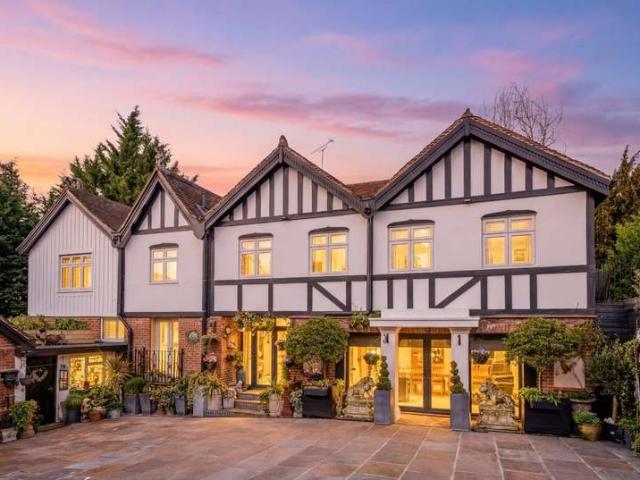 8 Bedroom House